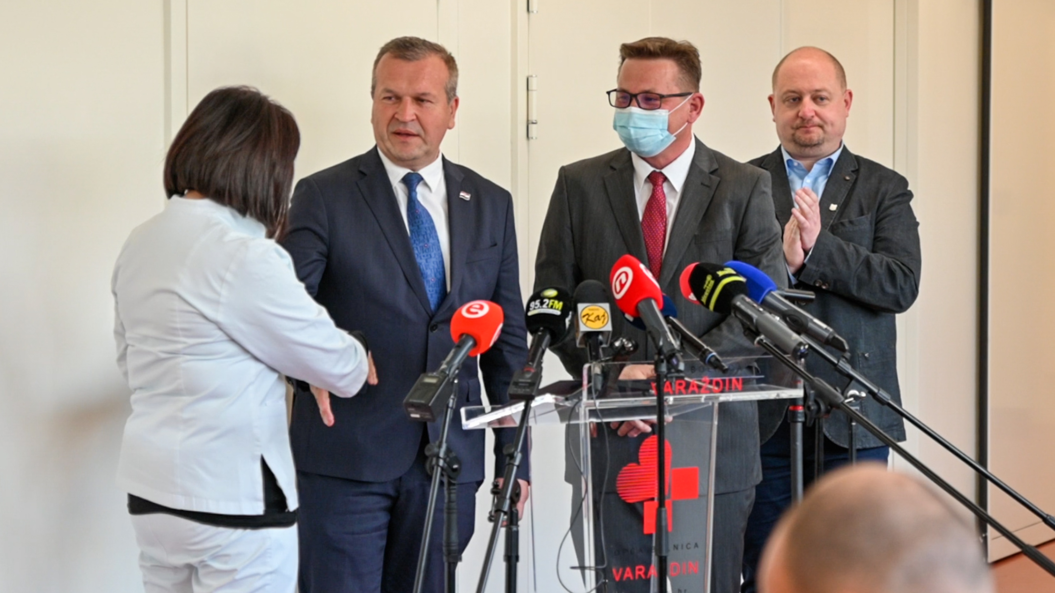 eTV - Stričak: Proglašavam Objedinjeni hitni bolnički prijem - otvorenim!